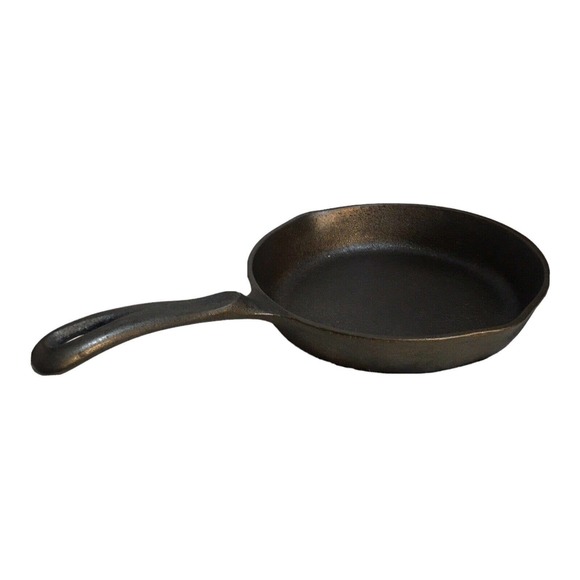 Wagner | Kitchen | Vintage Wagner Cast Iron Double Spout Skillet 82cm ...